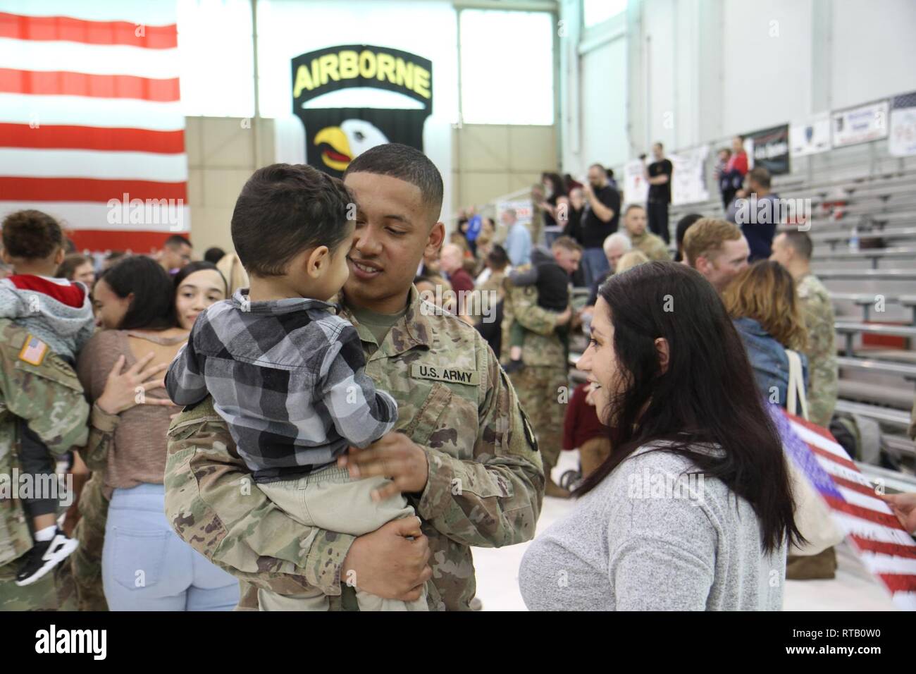 Soldiers of the 101st Combat Aviation Brigade, 101st Airborne Division ...