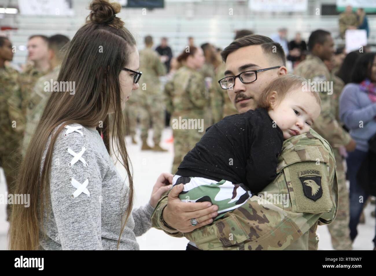 Soldiers of the 101st Combat Aviation Brigade, 101st Airborne Division ...