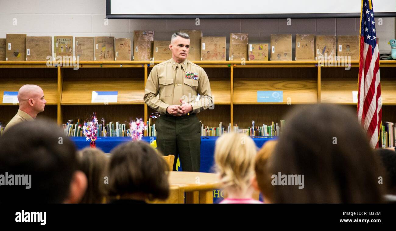 Adopt a wing hi-res stock photography and images - Alamy