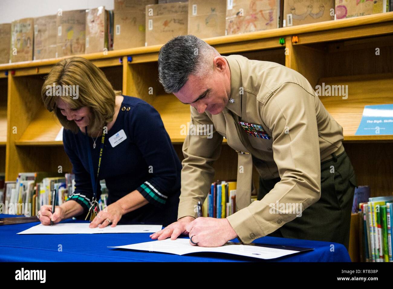 Mwcs 28 hi-res stock photography and images - Alamy
