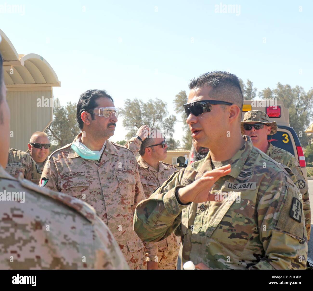 North kuwait military complex hi-res stock photography and images - Alamy
