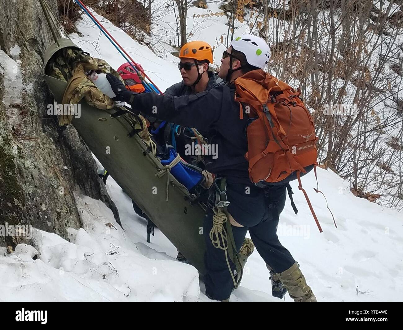Us army mountain warfare school hi-res stock photography and images - Alamy