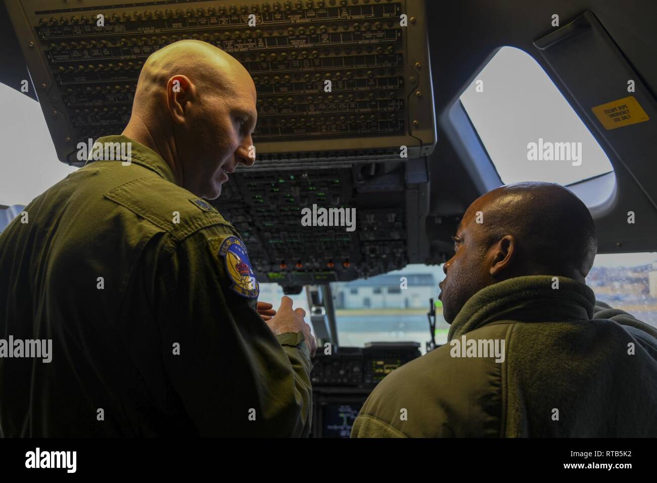 736th aircraft maintenance squadron hi-res stock photography and images ...