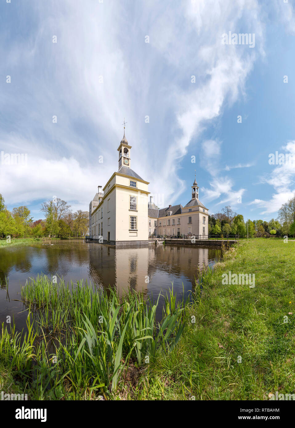 Warmond castle hi-res stock photography and images - Alamy