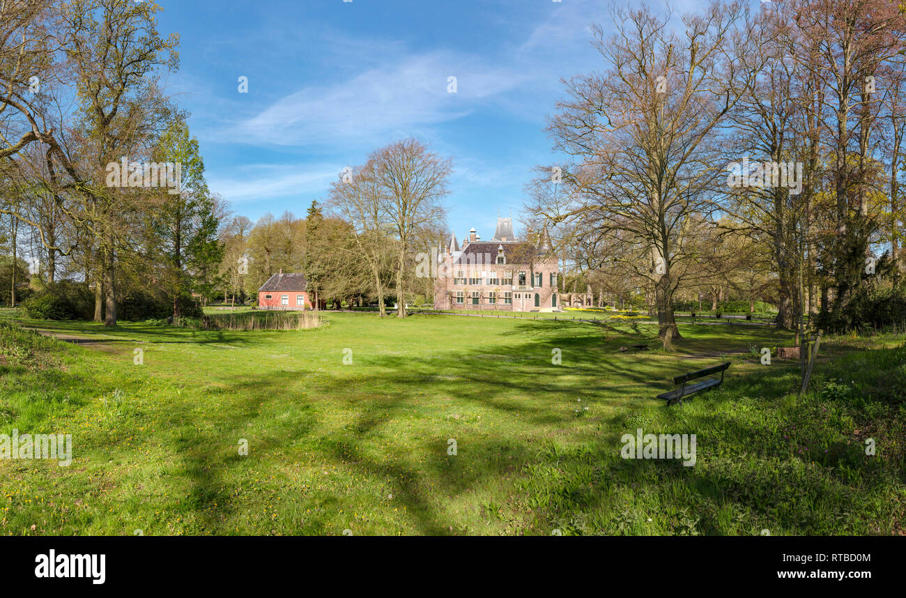 The garden of Keukenhof castle Stock Photo - Alamy