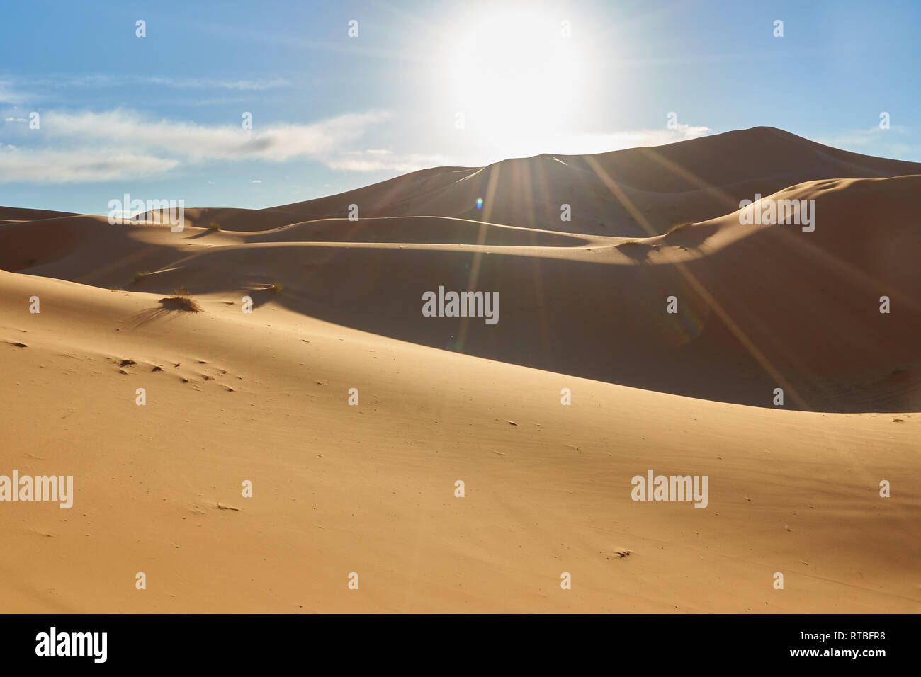 Desert with sand hills and blue heaven with sunshine in Marrakesh ...