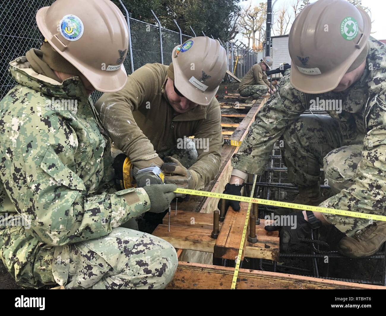 Steelworker bolt hi-res stock photography and images - Alamy