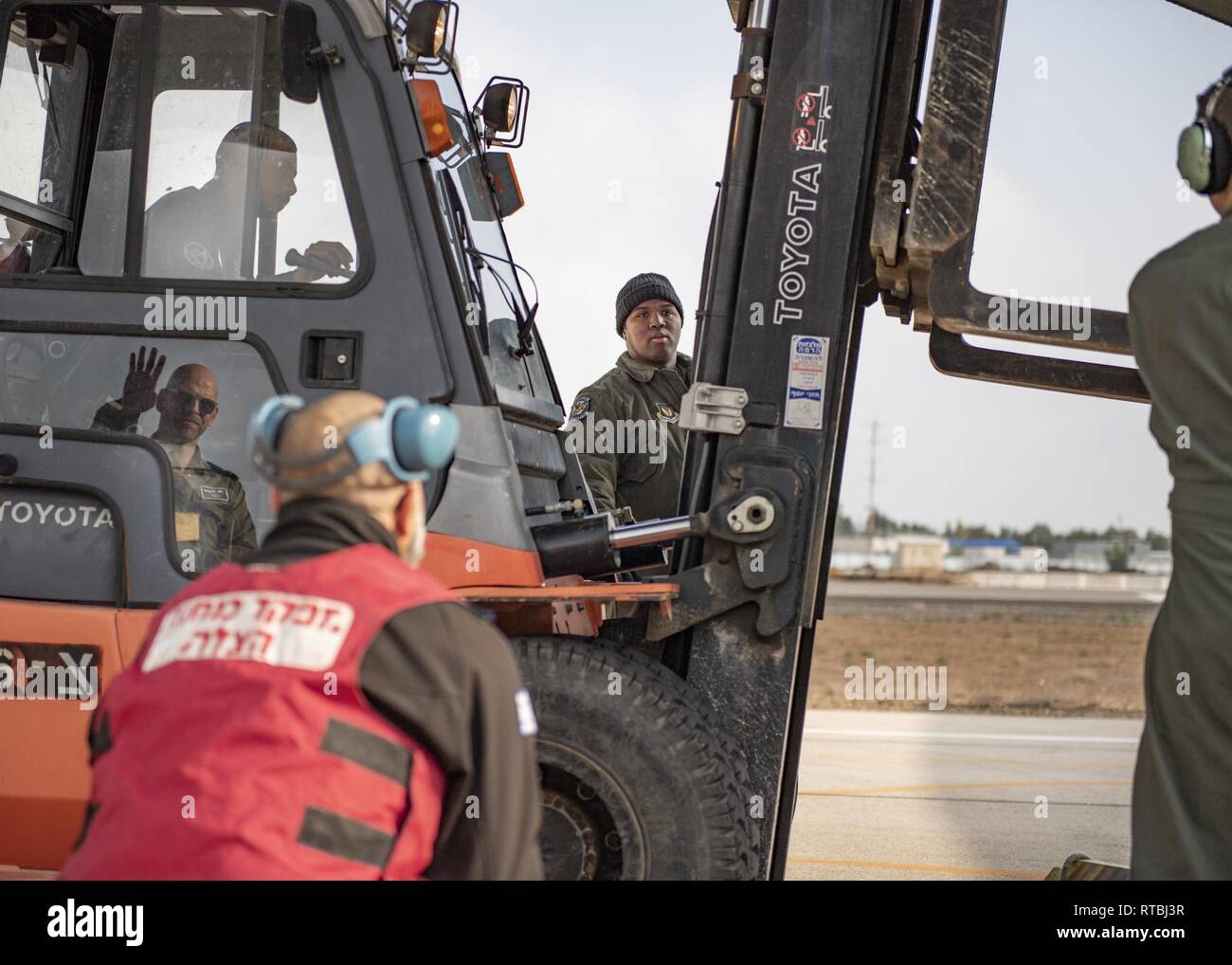 Idf base exercise hi-res stock photography and images - Alamy