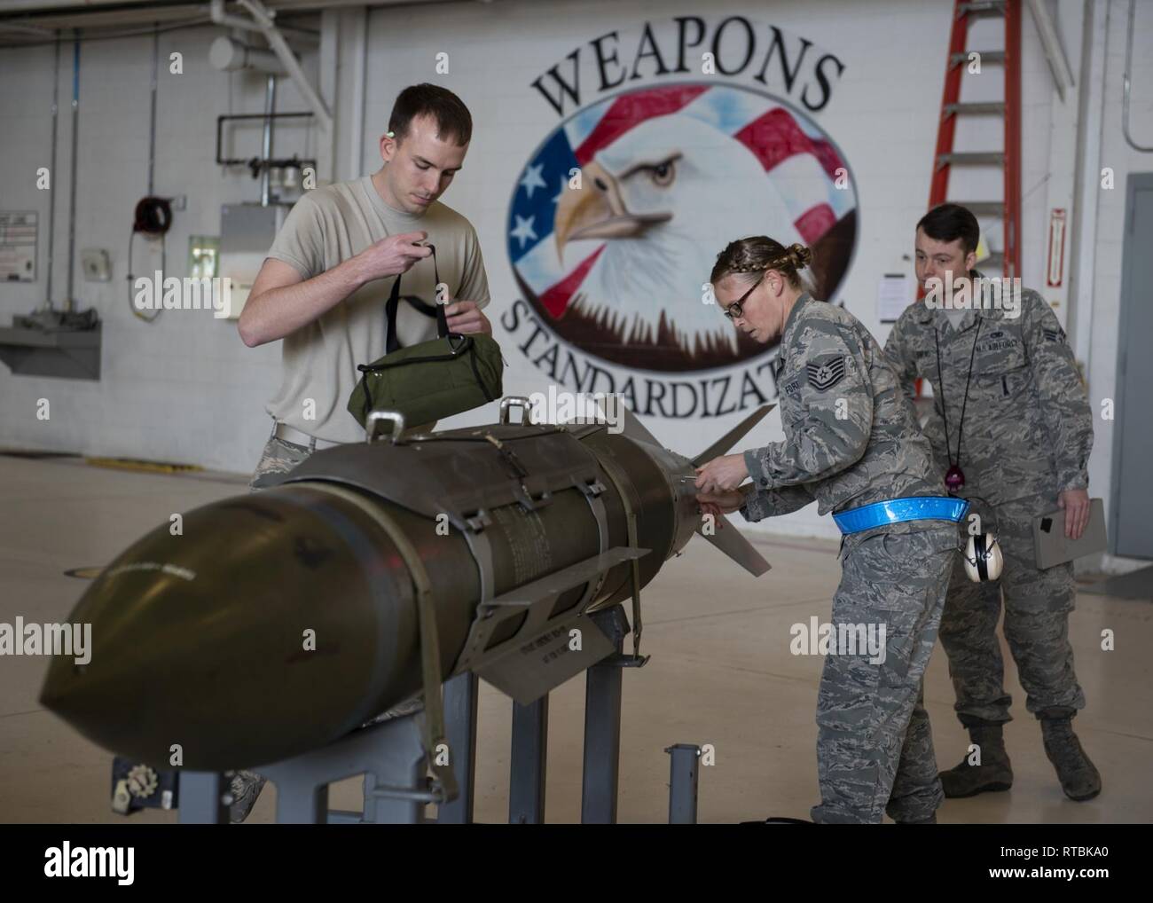 33rd aircraft maintenance squadron crew chief hi-res stock photography and images - Alamy