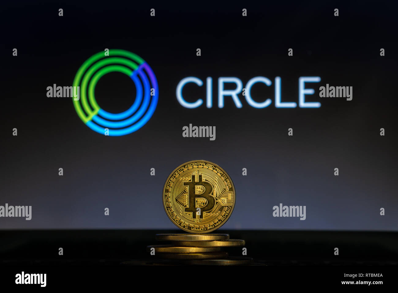 Circle logo hi-res stock photography and images - Alamy