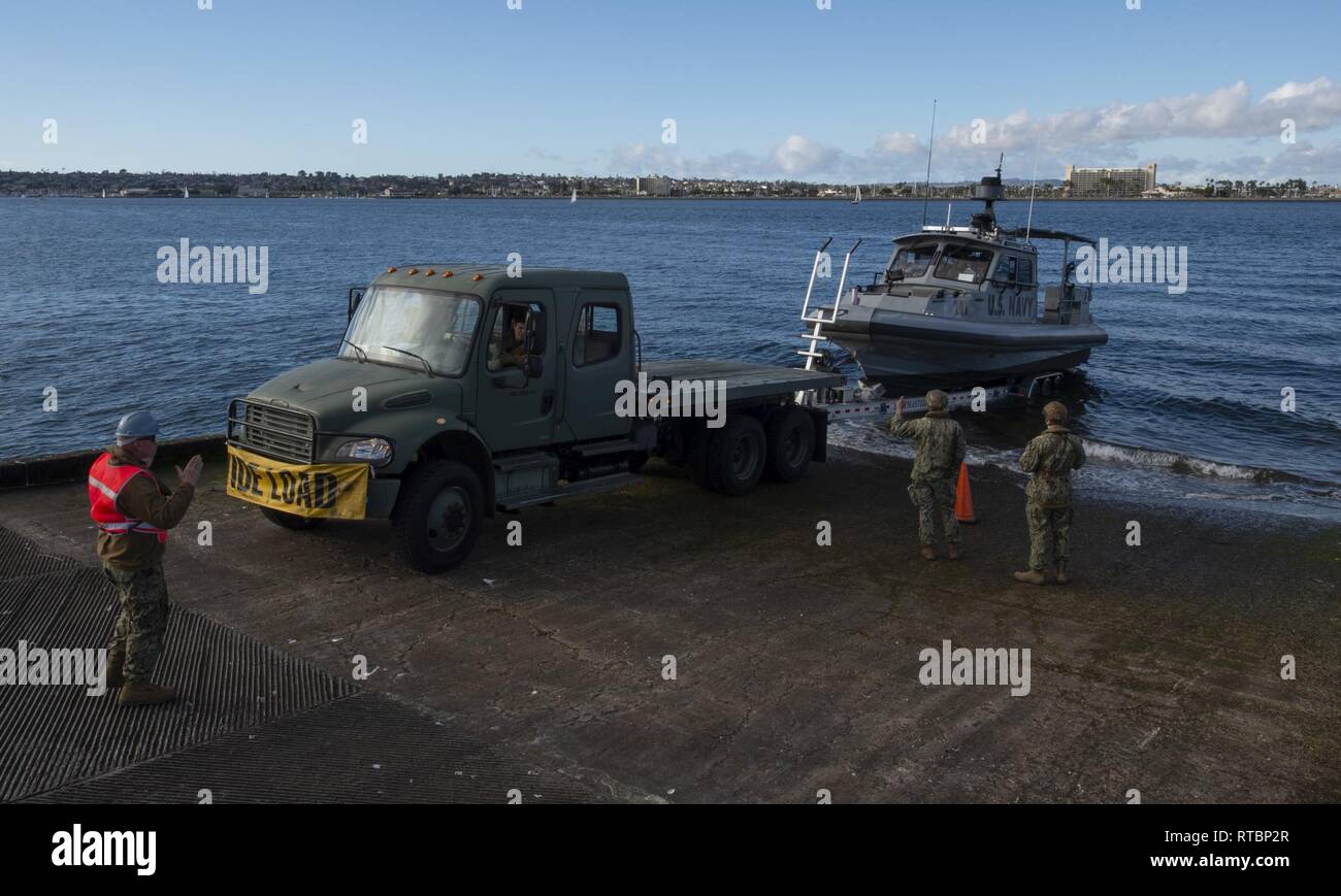 34 foot patrol boat hi-res stock photography and images - Alamy