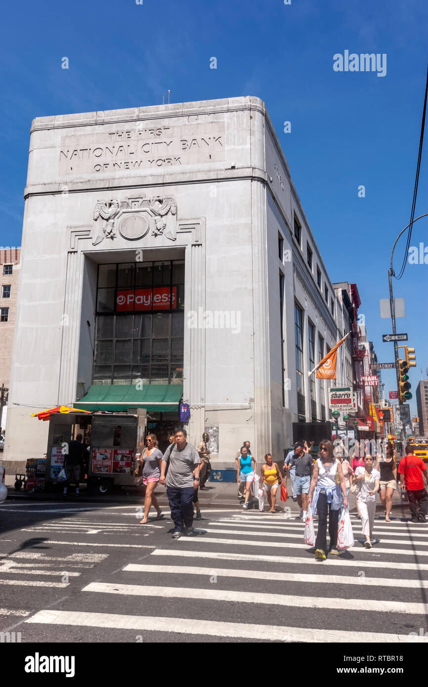 National city bank of new york at 415 hi-res stock photography and ...