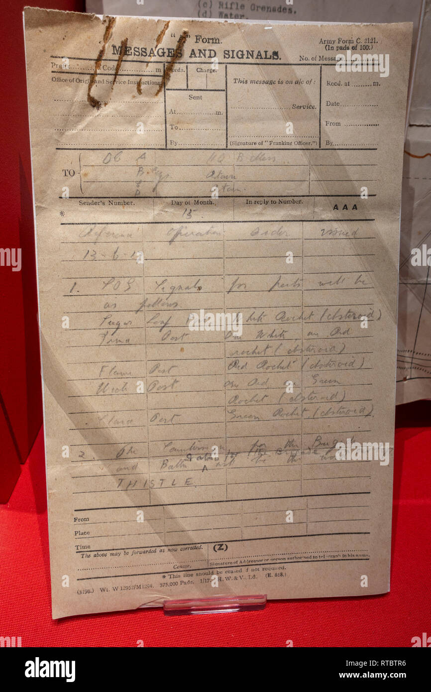 War messages hi-res stock photography and images - Alamy