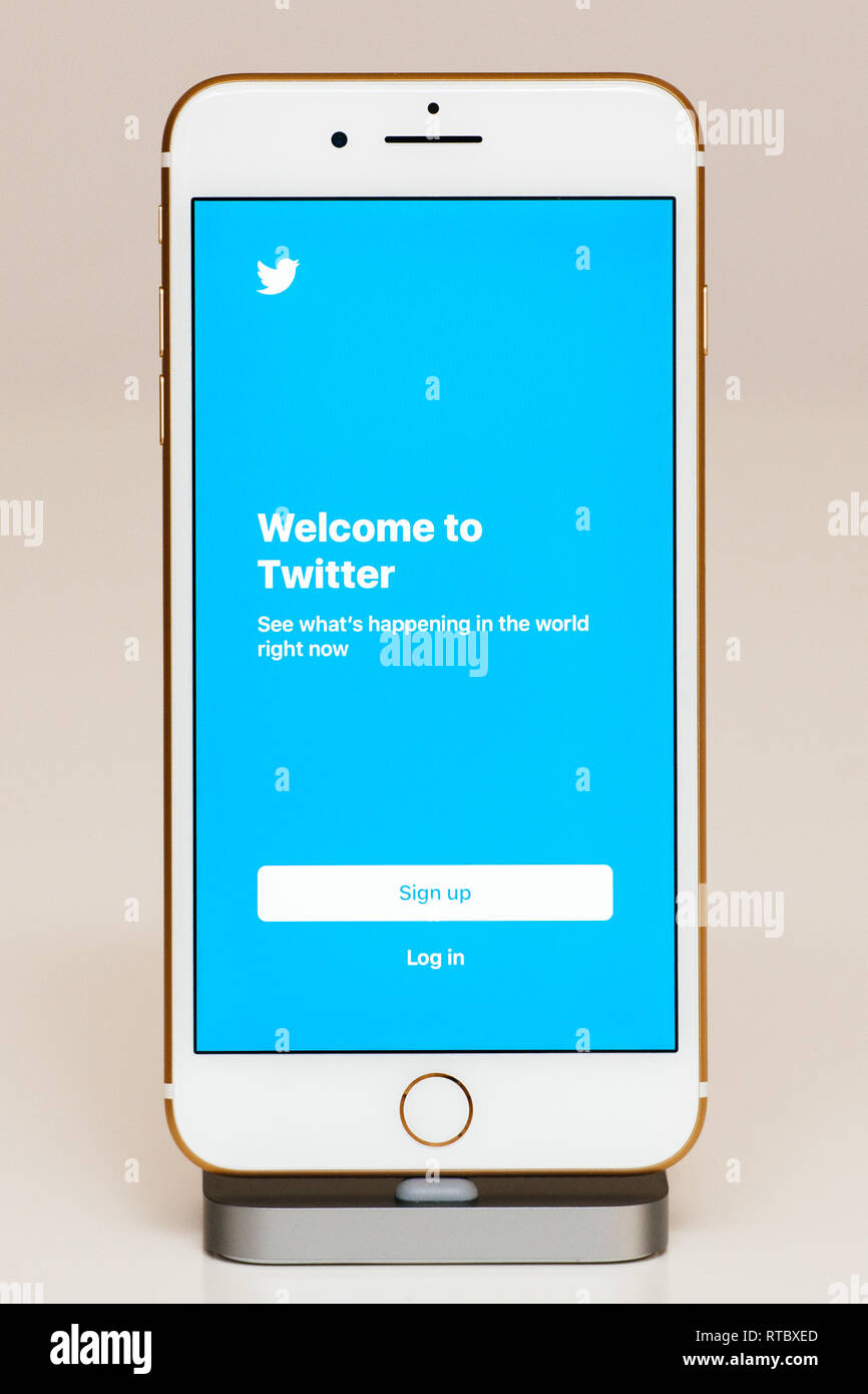 Welcome to twitter hi-res stock photography and images - Alamy