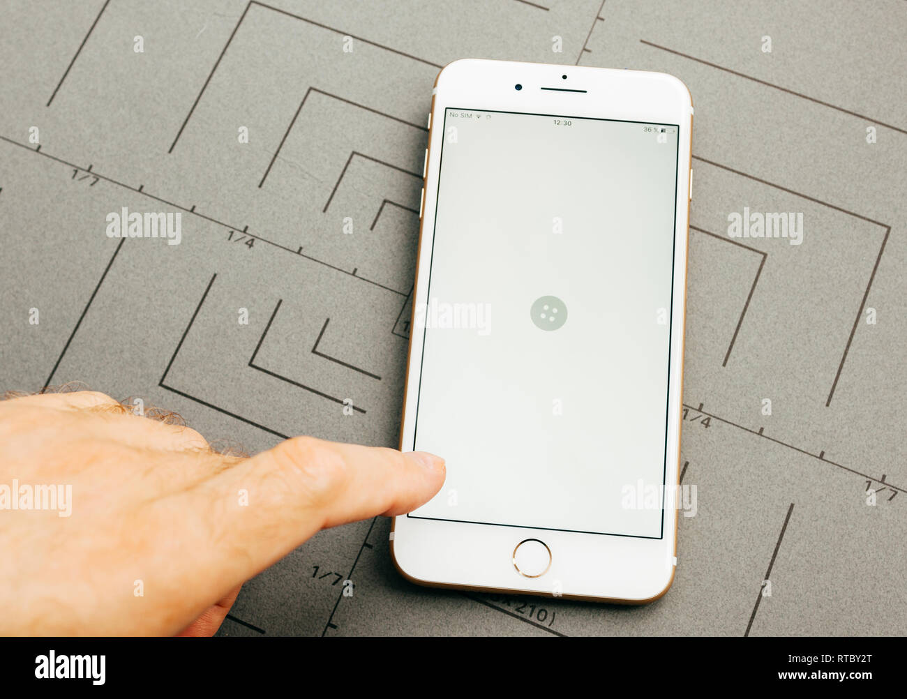 Pinterest app interface hi-res stock photography and images - Alamy