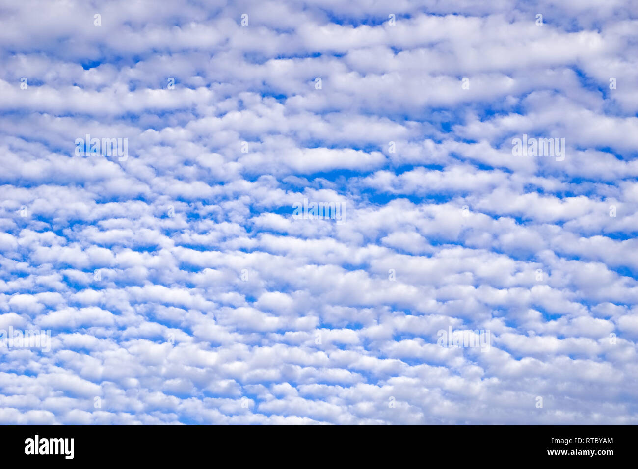 Blue sky texture Stock Photo - Alamy