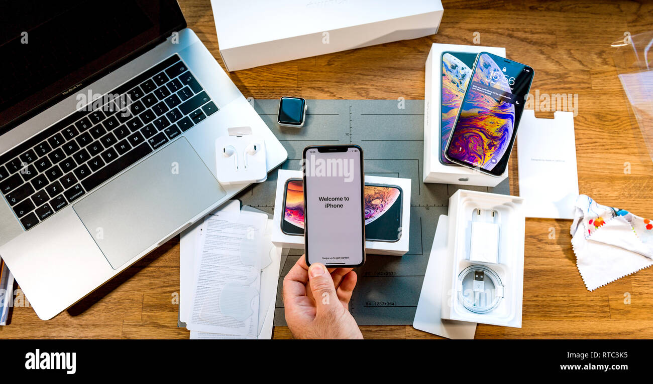 Welcome To Iphone High Resolution Stock Photography and Images - Alamy