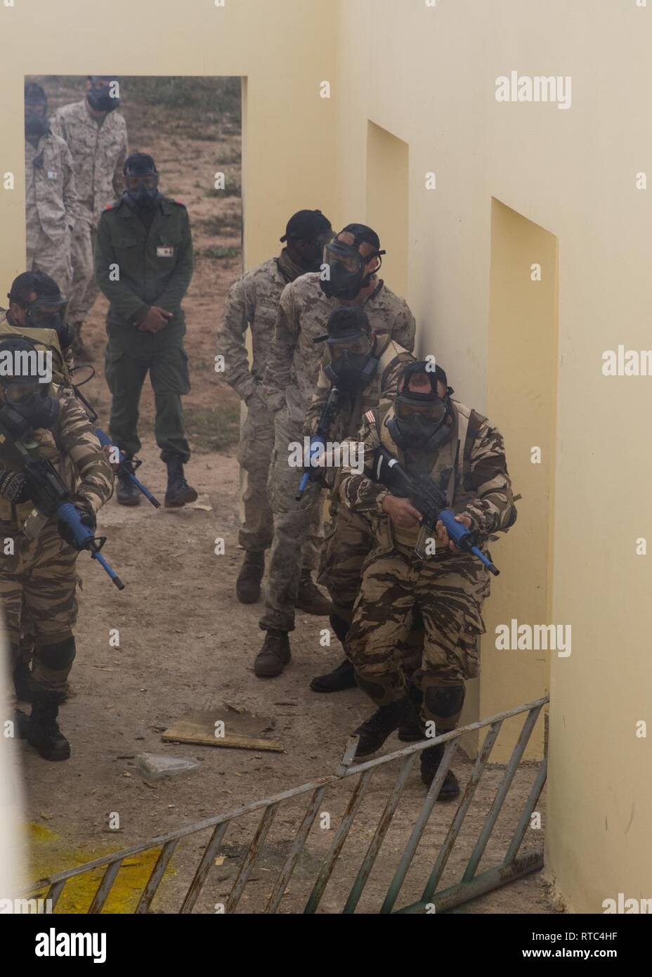 Moroccan special operations forces clear a building while U.S. Marines ...