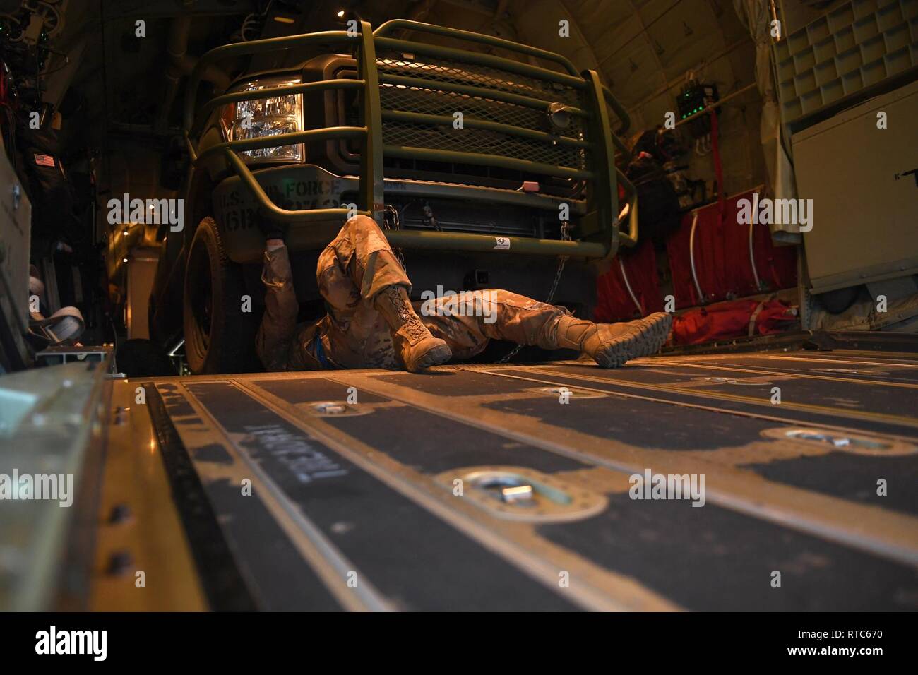 C 130 cargo loading hi-res stock photography and images - Alamy