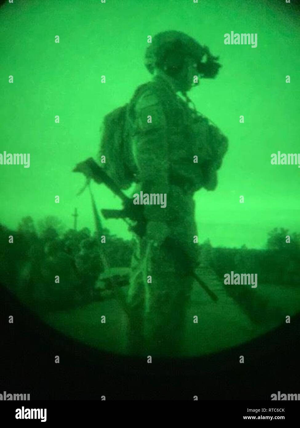 Buddy team live fire hi-res stock photography and images - Alamy