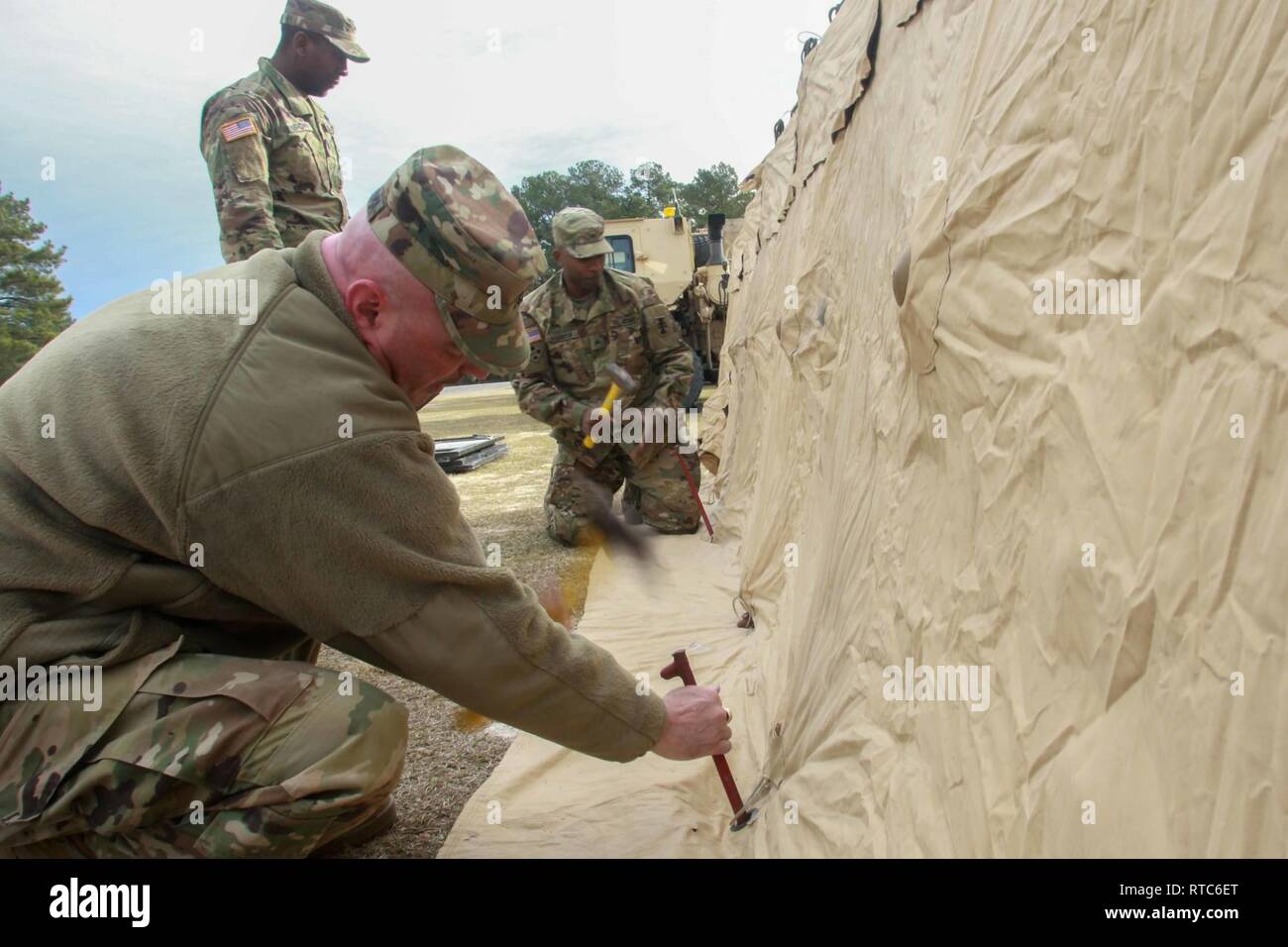 Soldiers with the 206th Digital Liaison Detachment, S.C. U.S. Army ...