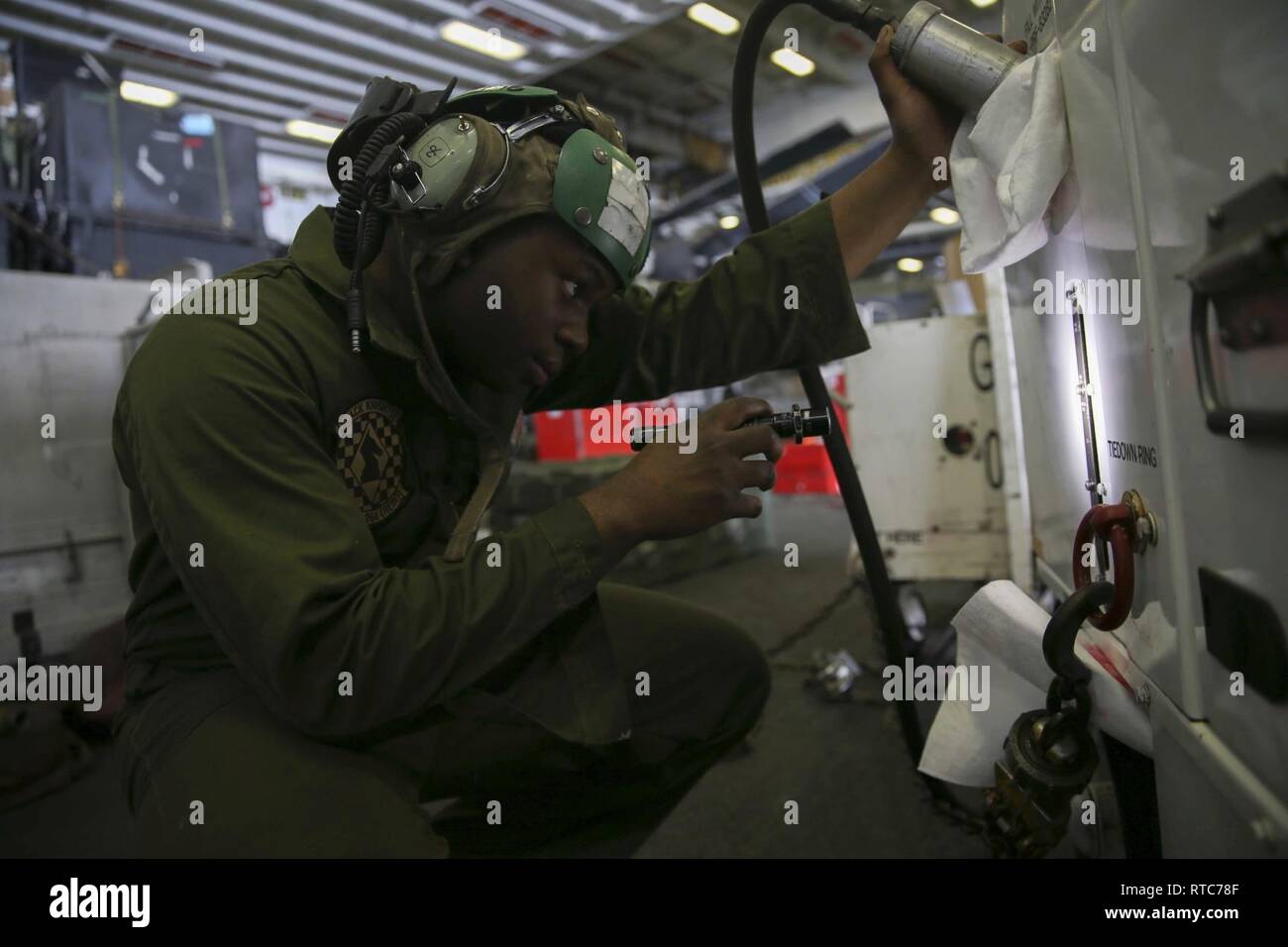 Hydraulic servicing unit hi-res stock photography and images - Alamy