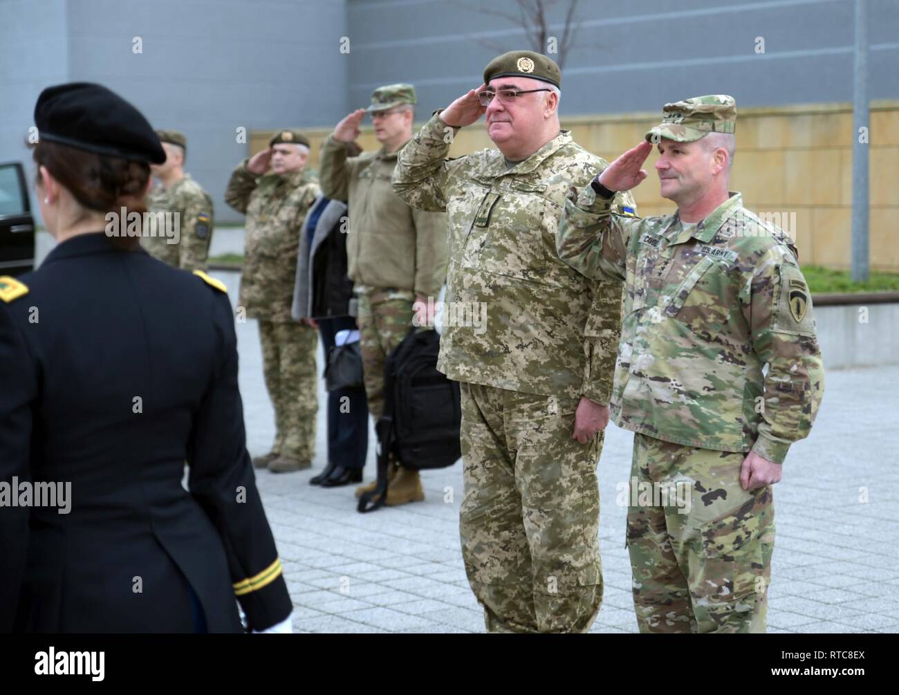 529th military police company hi-res stock photography and images - Alamy