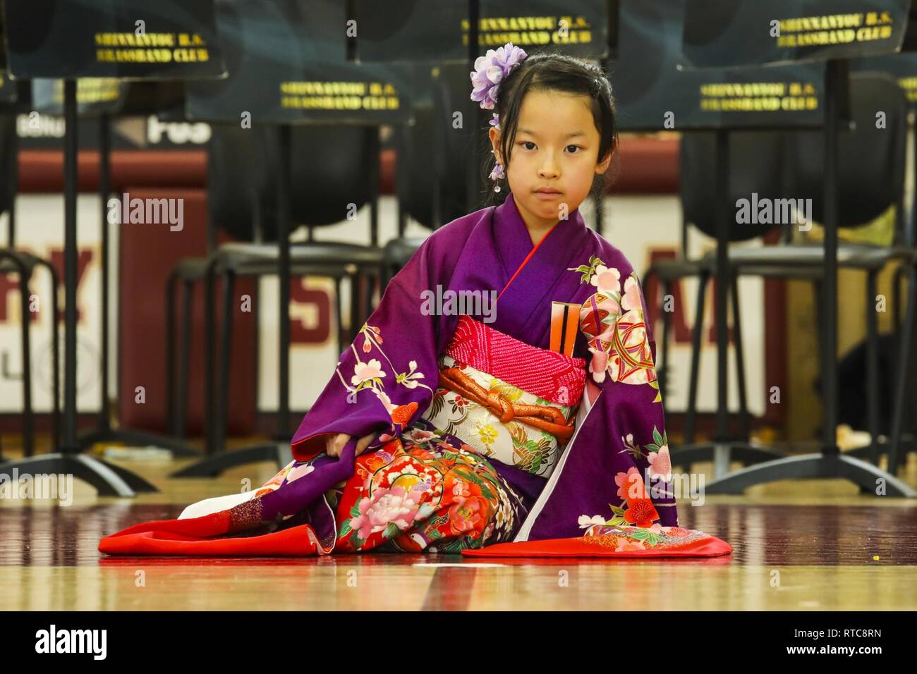 Japan high school dance hi-res stock photography and images - Alamy