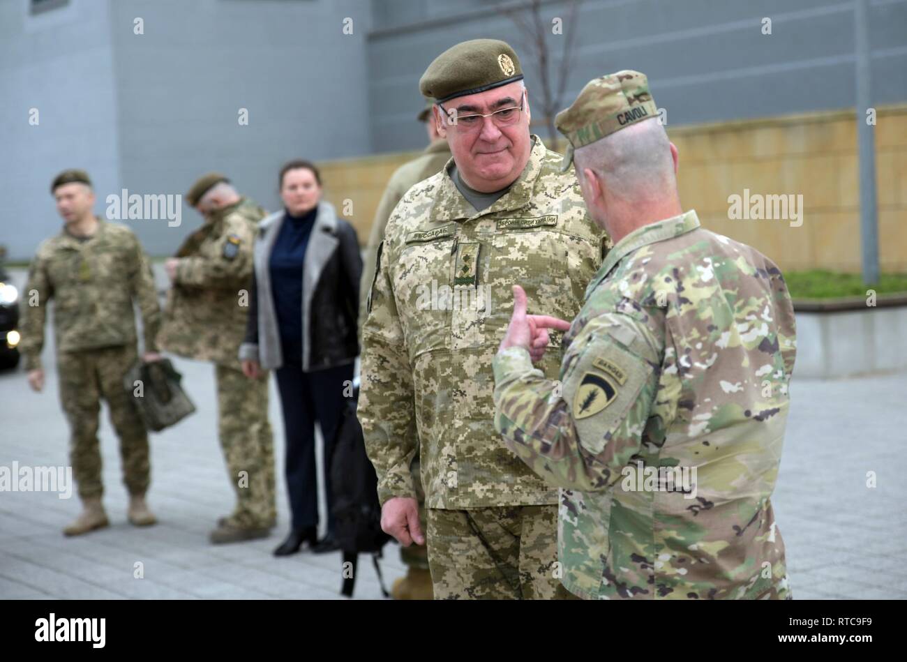 529th military police company hi-res stock photography and images - Alamy