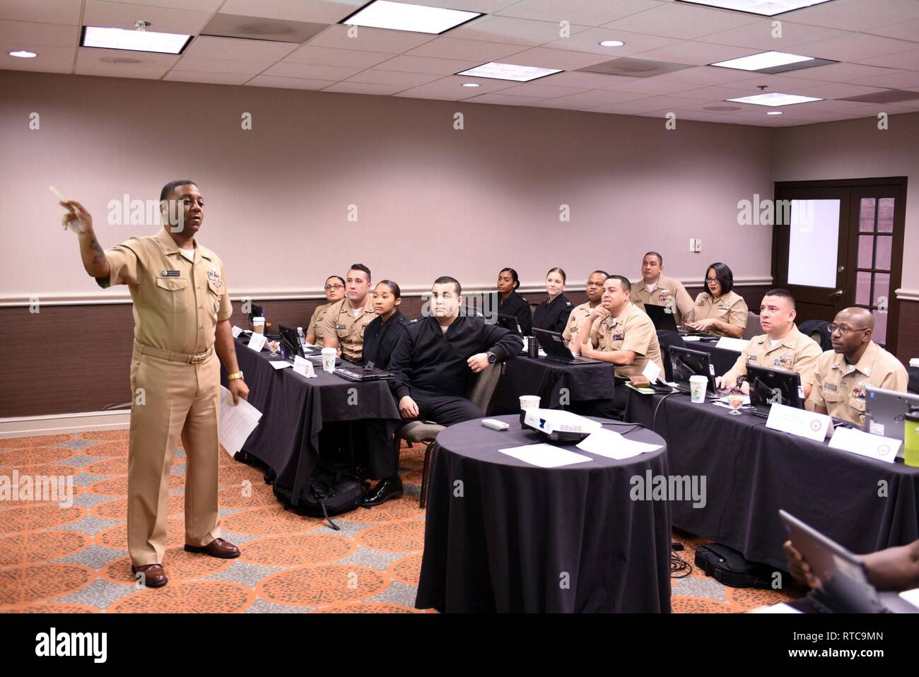 Navy recruiting lpo course hi-res stock photography and images - Alamy
