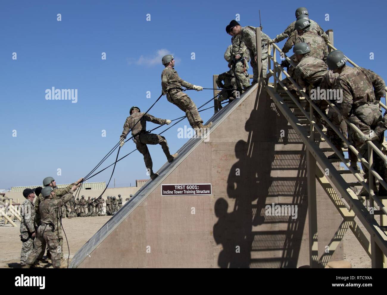 CAMP BUEHRING, Kuwait – United States Air Assault students participate ...