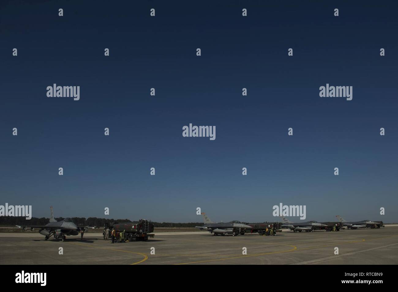 Hot pit refuel hi-res stock photography and images - Alamy