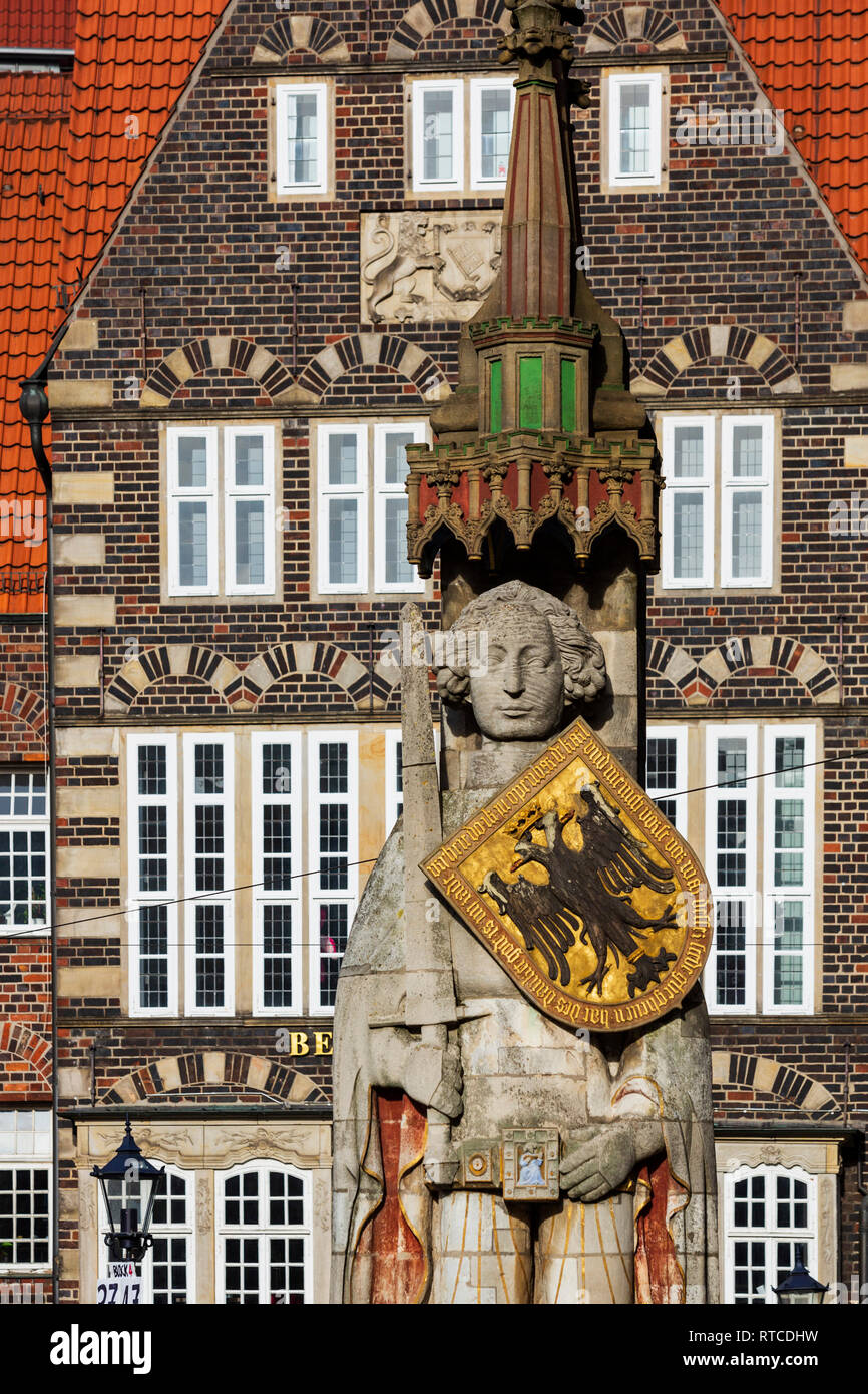 Rolandstatue hi-res stock photography and images - Alamy