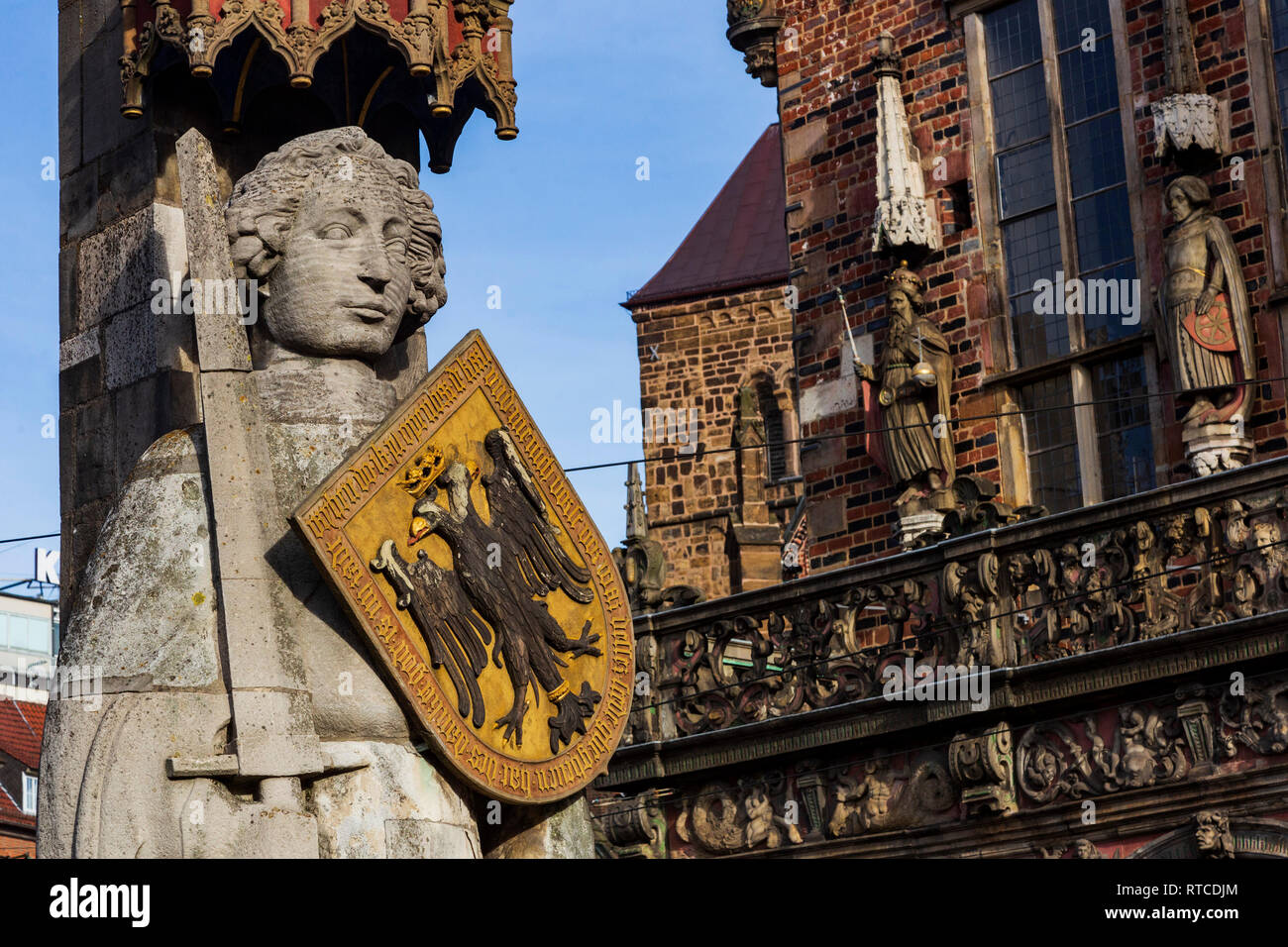 Rolandstatue hi-res stock photography and images - Alamy
