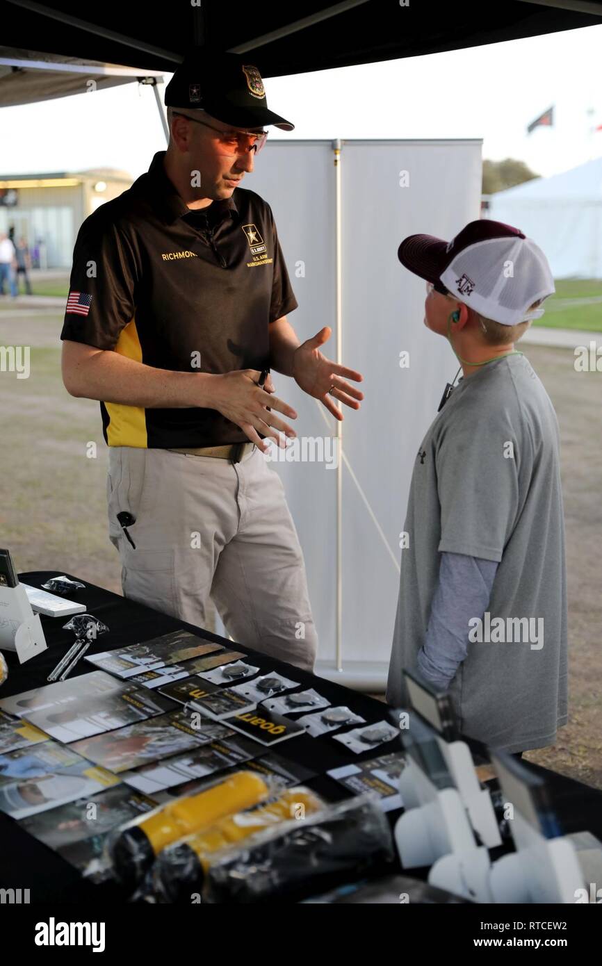 U.S. Army Sergeants 1st Class Joshua Richmond with the U.S. Army ...