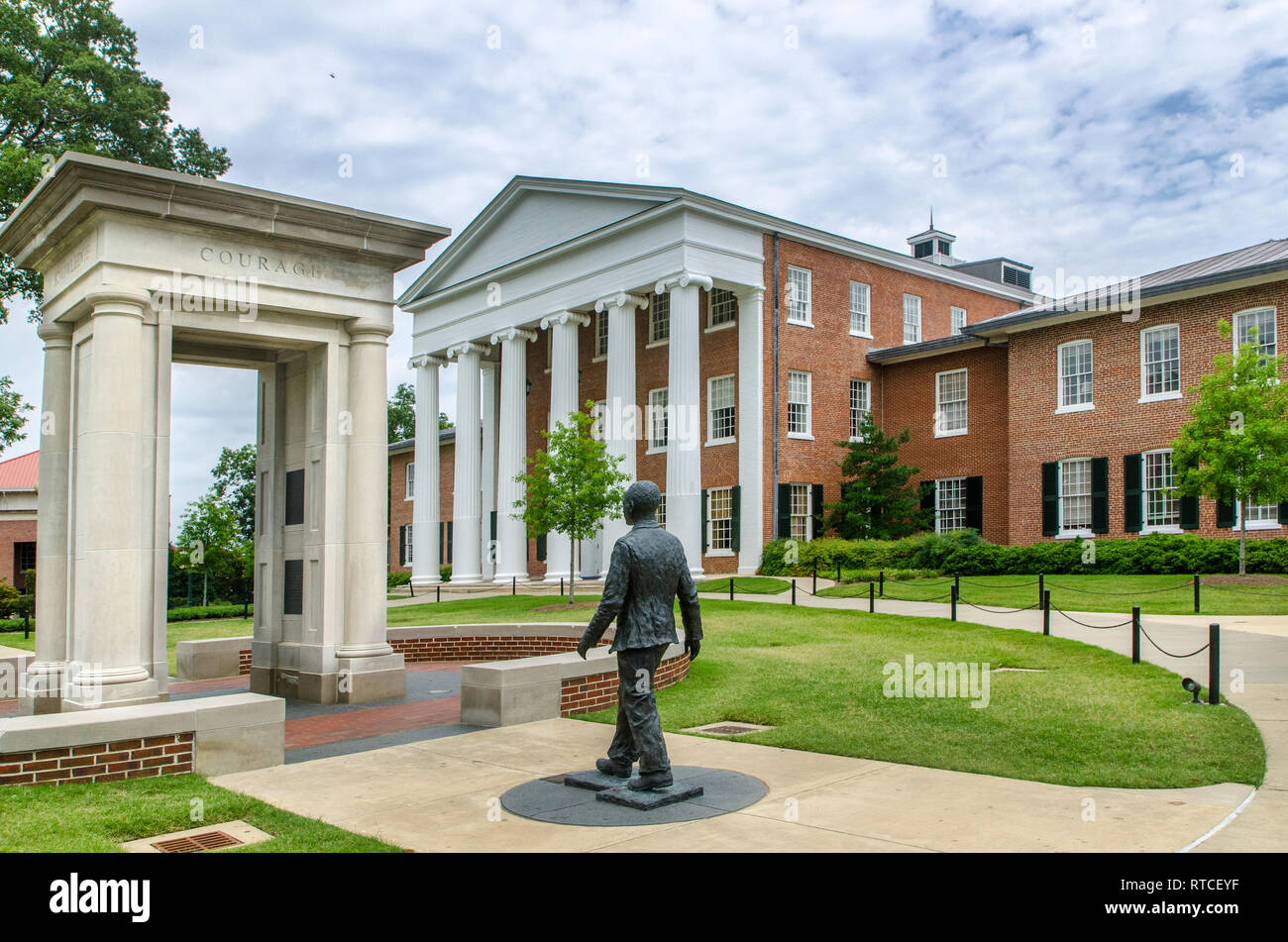 James meredith statue ole miss hi-res stock photography and images - Alamy