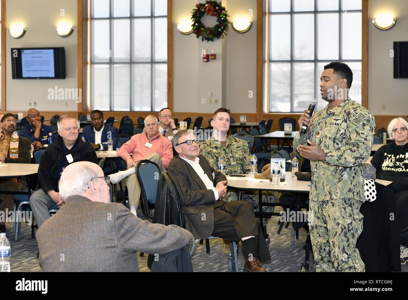 Navy operational support centers nosc hi-res stock photography and ...
