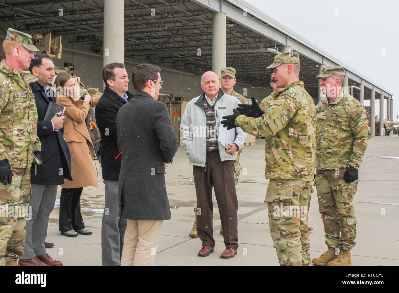 U.S. Army Col. Dave Zinn, right, commander of the 2nd Infantry Brigade ...