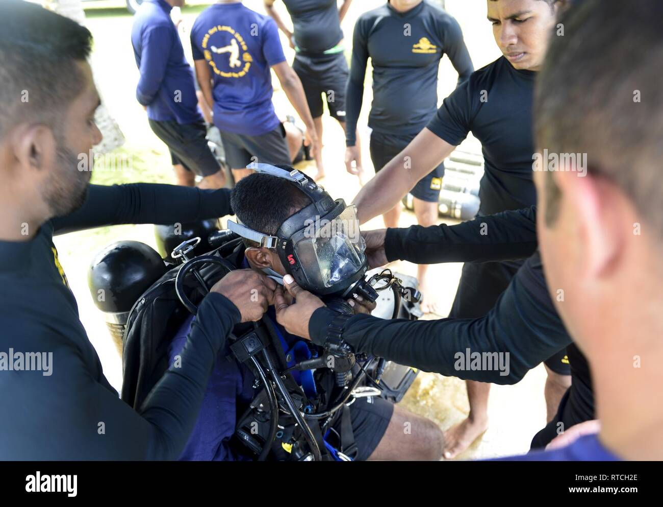 Sri lankan navy diver hi-res stock photography and images - Alamy