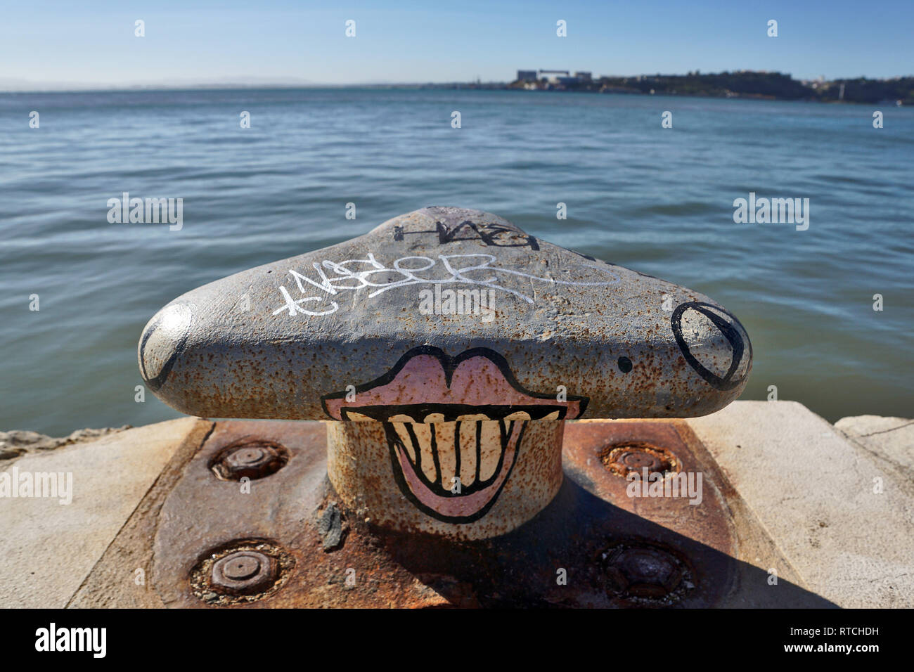 The art of bollards hi-res stock photography and images - Alamy