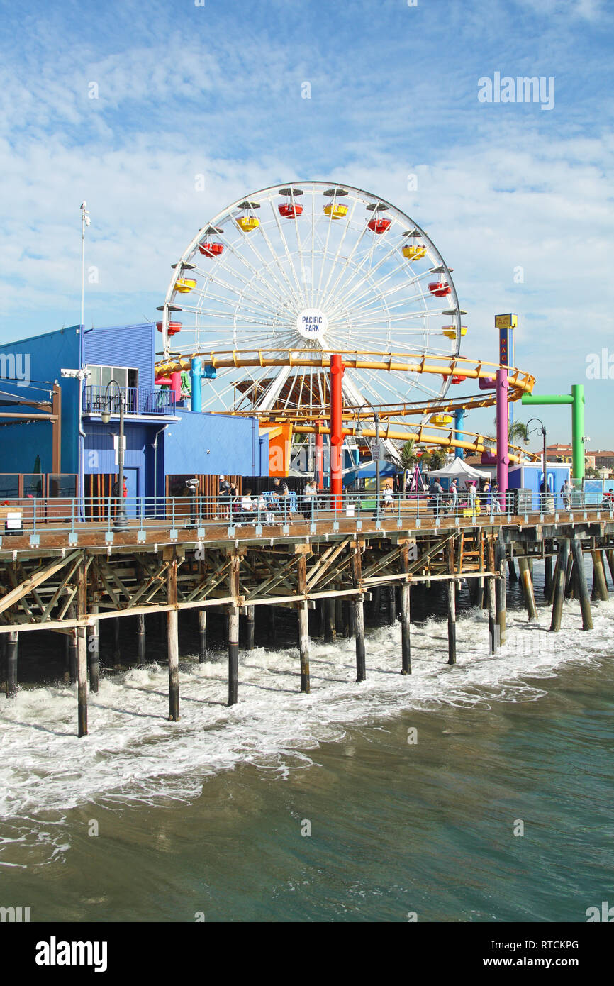 Santa monica pier hi-res stock photography and images - Alamy