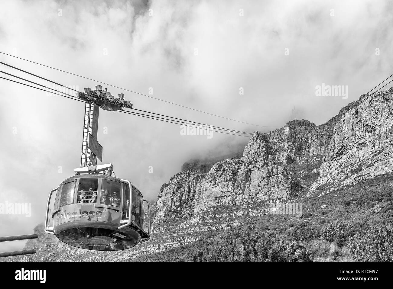 Cable car cape town Black and White Stock Photos & Images - Alamy