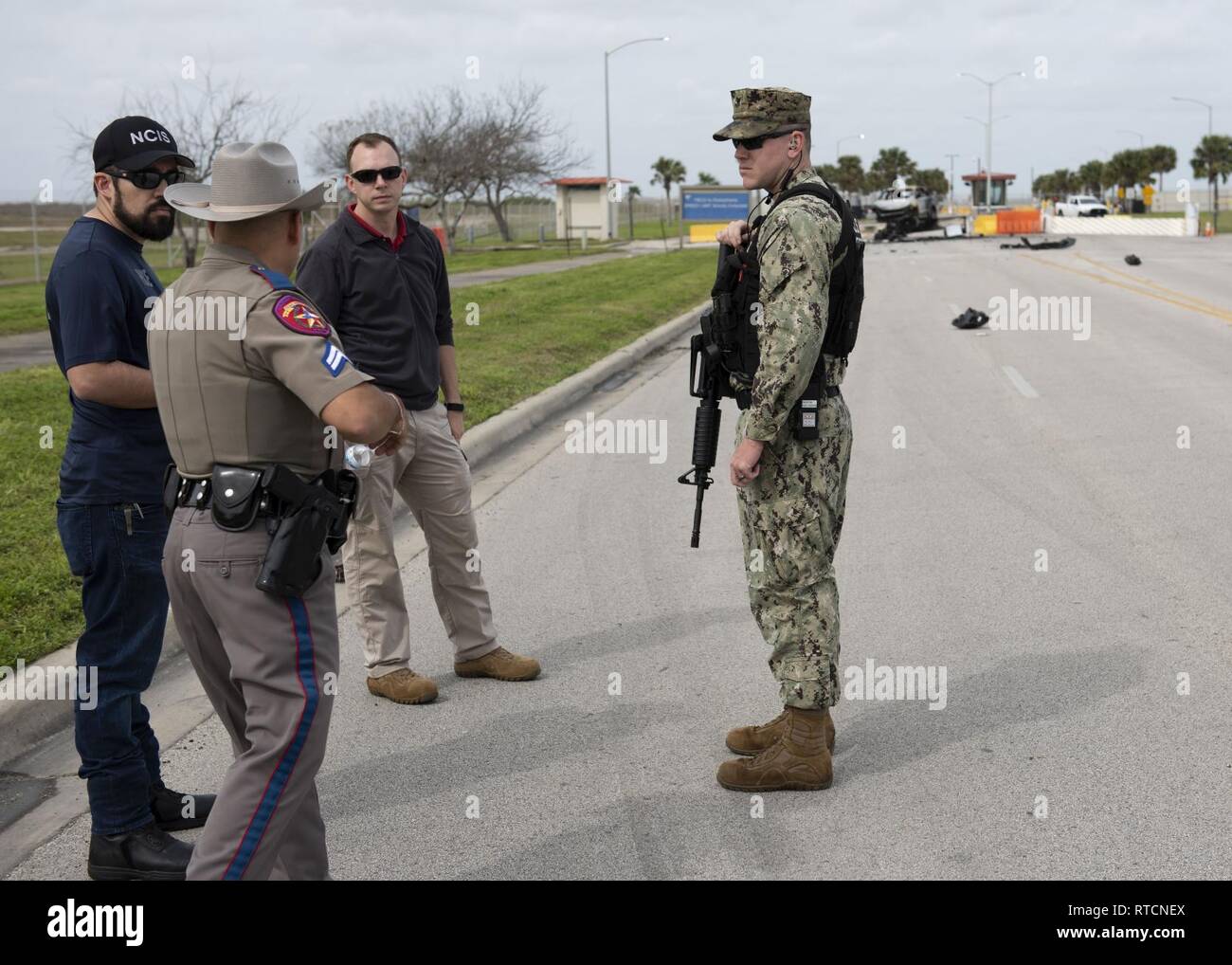 Navy criminal investigation service hi-res stock photography and images ...
