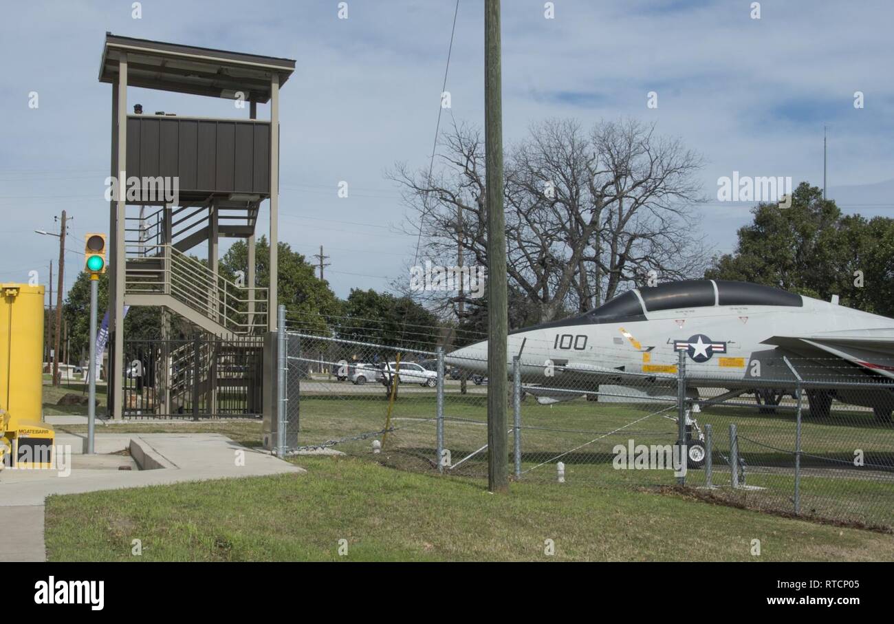Main gate u s military base hi-res stock photography and images - Alamy