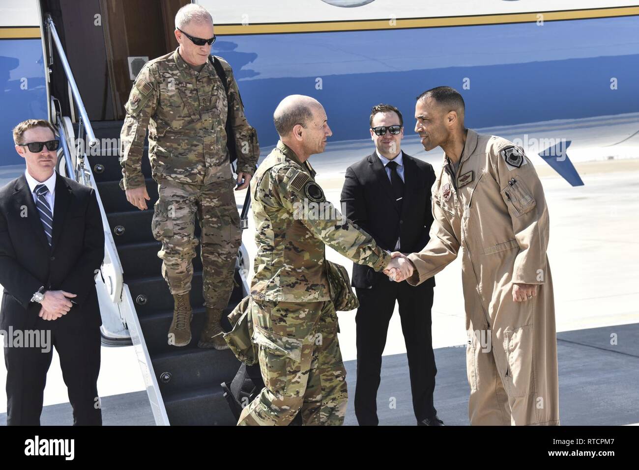 380th aew hi-res stock photography and images - Alamy