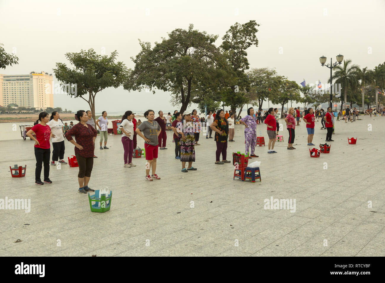 Cambodian women practice aerobic in Phnom Penh, Cambodia Stock Photo ...