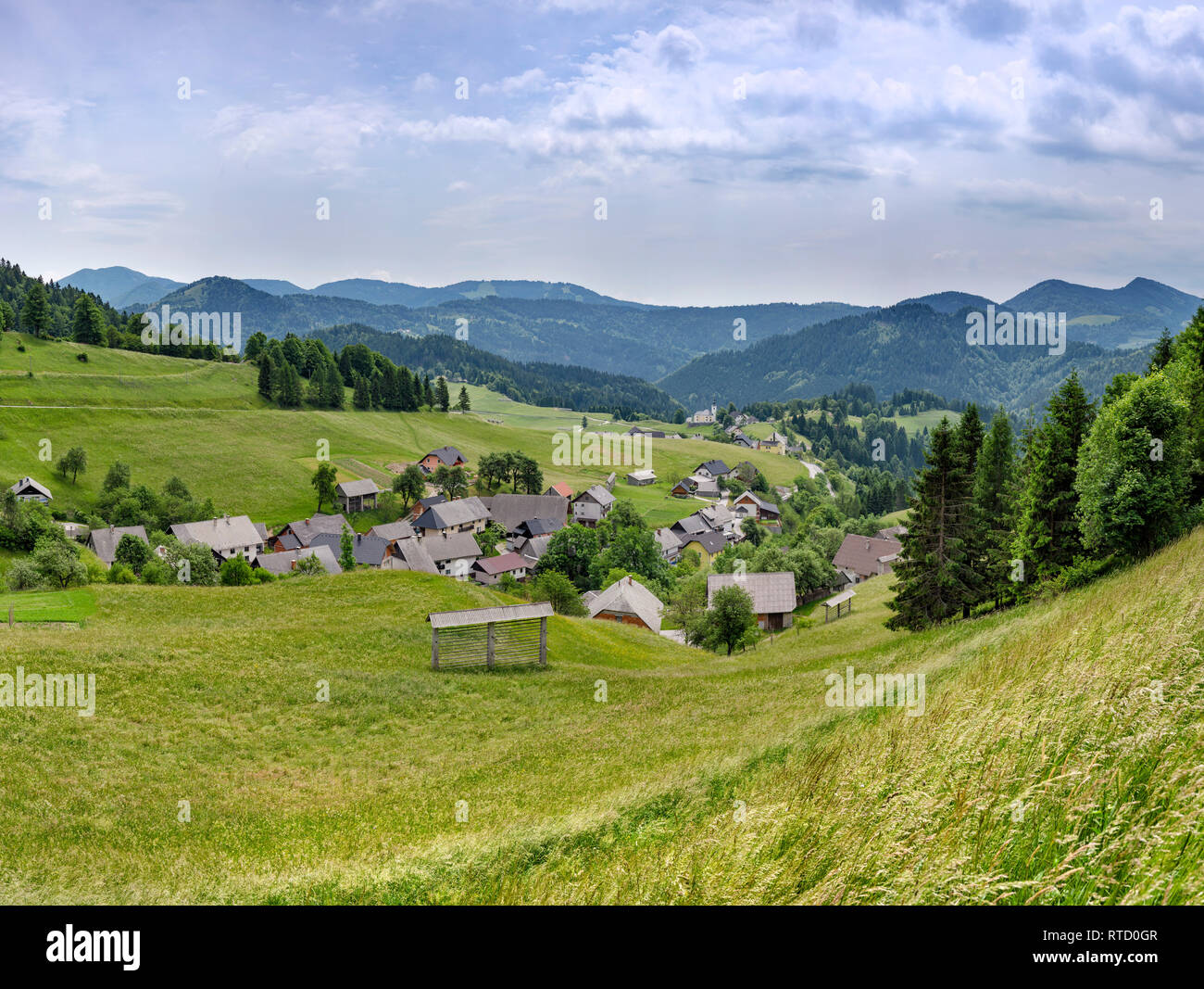 Scattered houses hi-res stock photography and images - Alamy