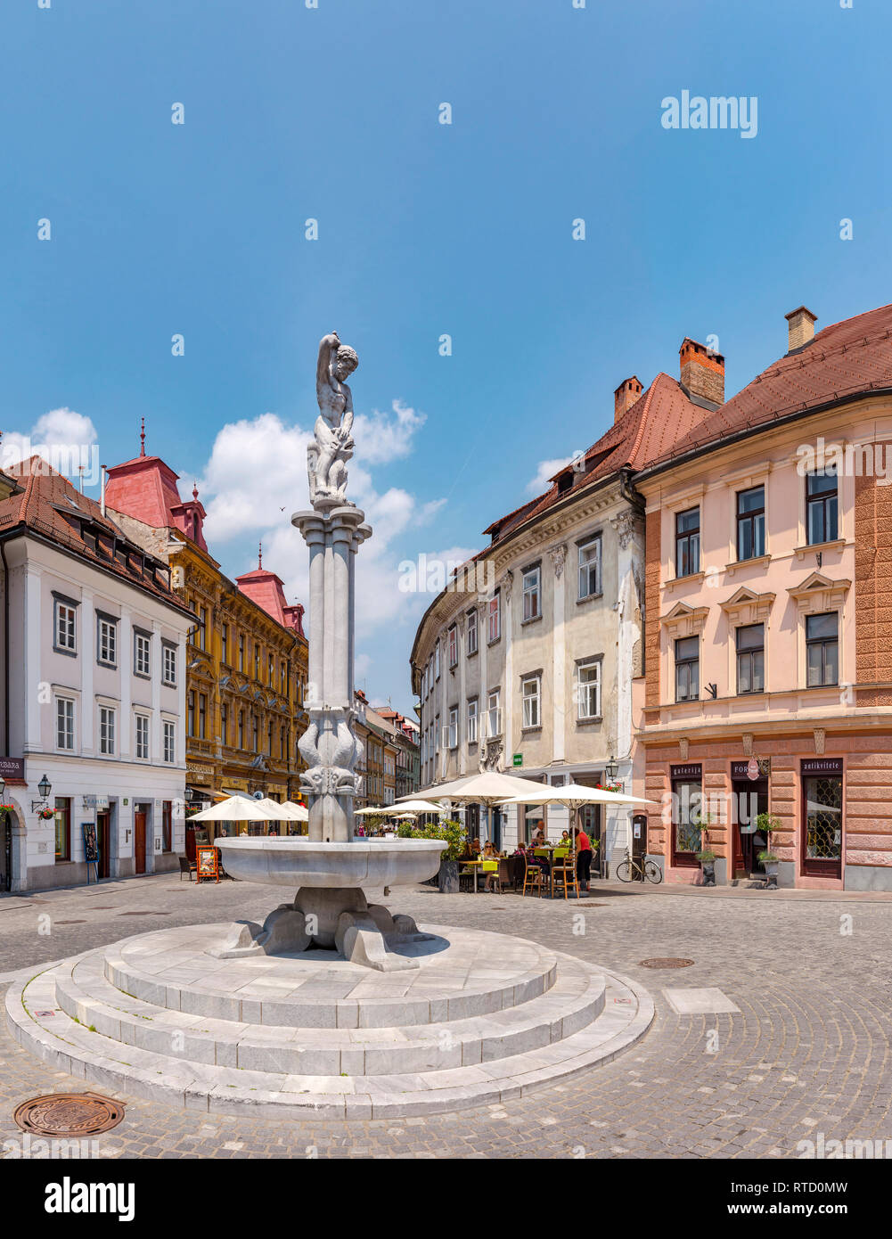Stari Trg square and its fountain, Ljubljana, Slovenien Stock Photo - Alamy