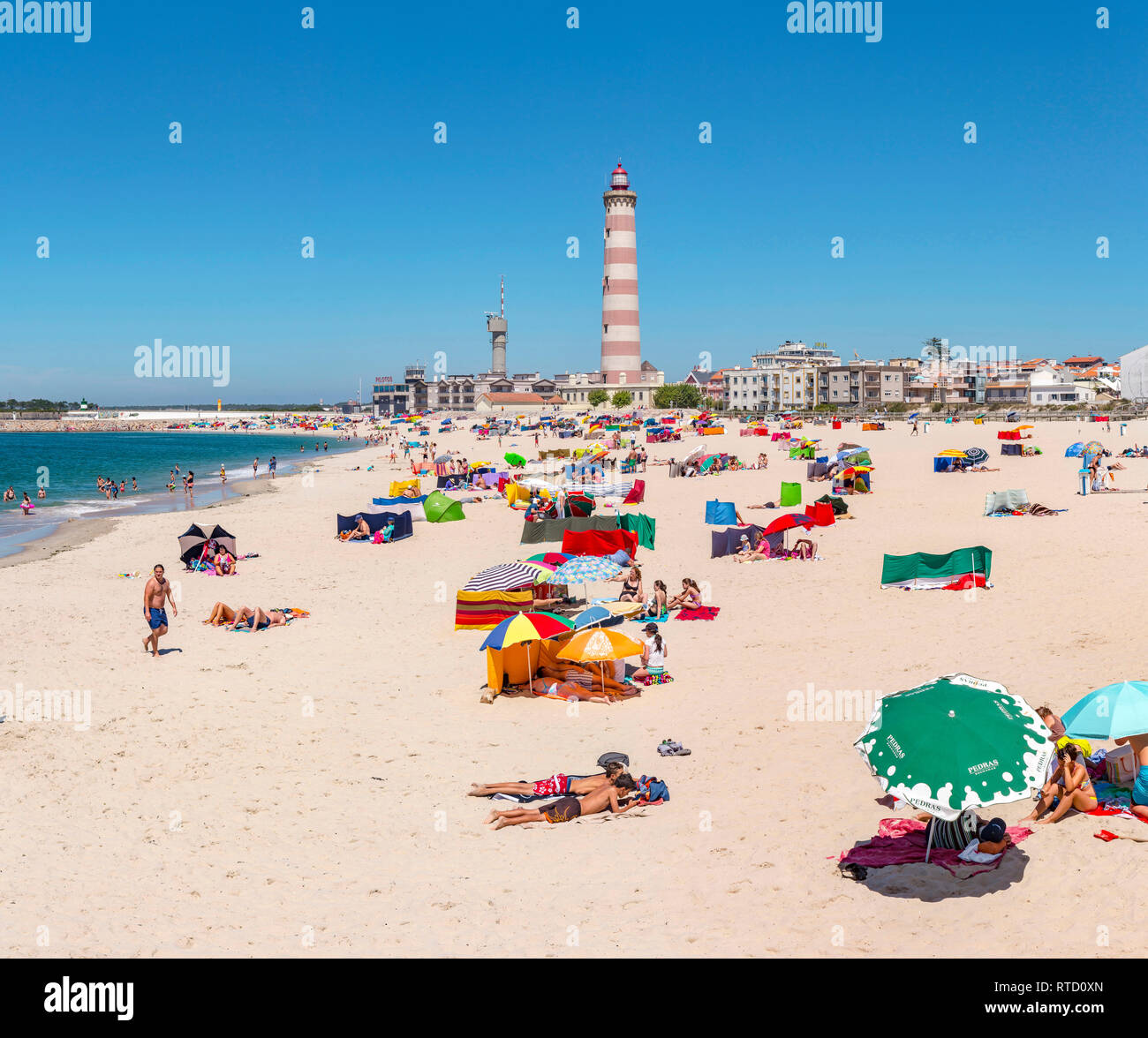 Praia do Paredão, Farol da Barra, beach and lighthouse, Praia da Barra ...