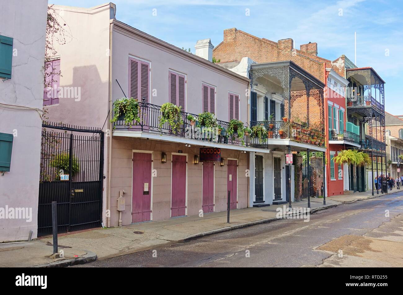 NEW ORLEANS, LA -26 JAN 2019- View of traditional wrought iron ...